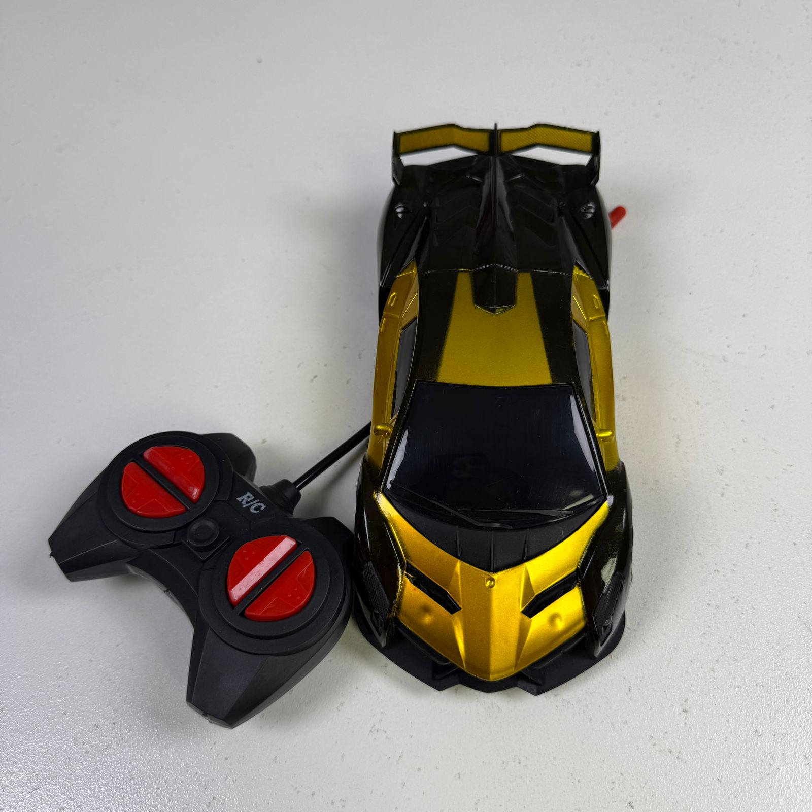 Remote Control Car Rechargeable car 1:24 scale – playzone.pk